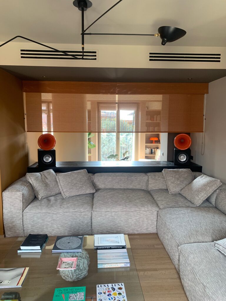 Seamless Design: Bespoke CRS462 Screens with Concealed Roller System ...